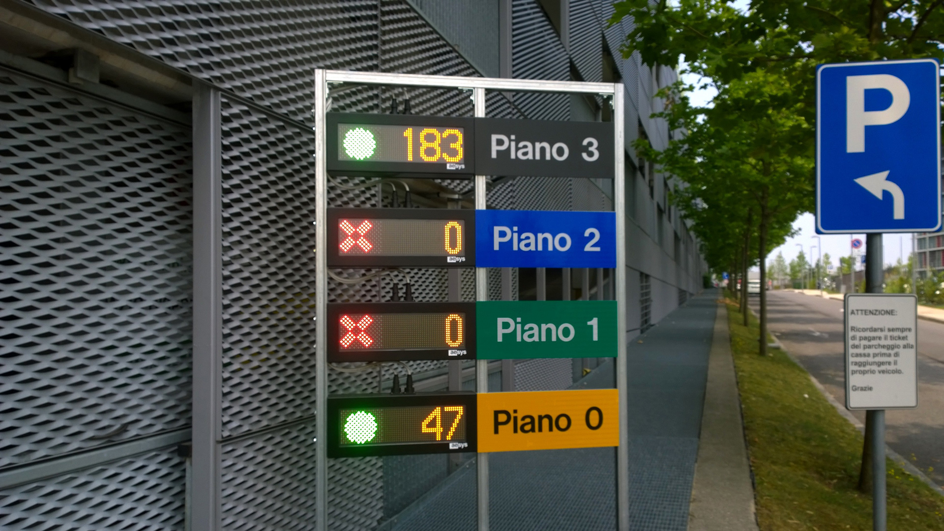 Aesys | Pannelli LED per indirizzamento parcheggi